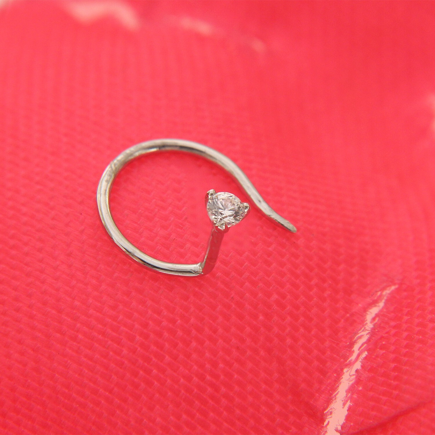 Delicate 0.06 CT Round Cut CZ Solitaire Nose Stud Ring Piercing Pin ...