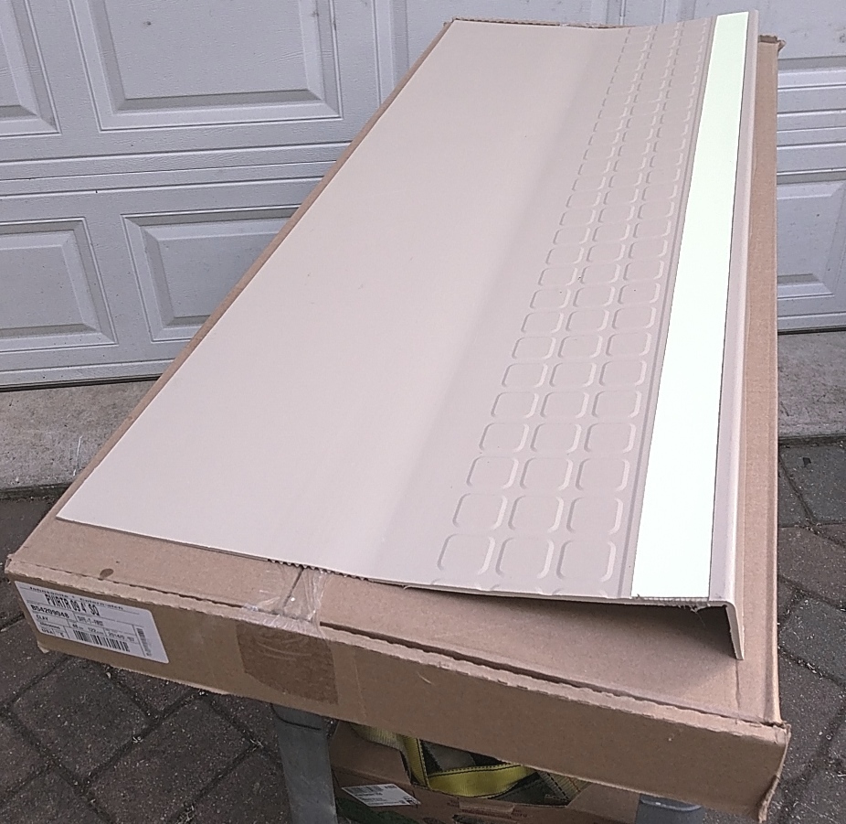 BOX OF 5- JOHNSONITE RUBBER FLOOR STAIR TREAD RISER SAFE-T FIRST ...