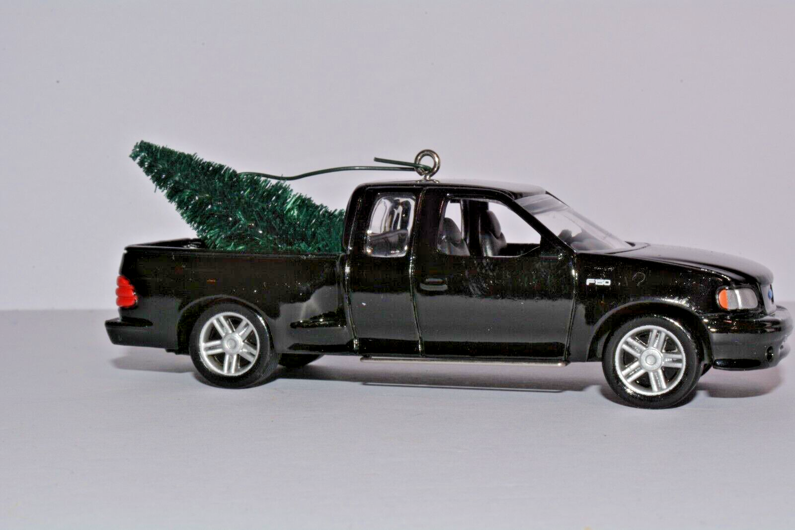 2004 Hallmark Ornament 2000 FORD F-150 ~ 10th All American Trucks ...