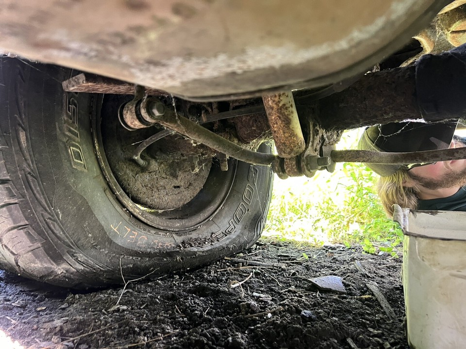 REAR DIFFERENTIAL 92-99 Chevy Tahoe Suburban REAR AXLE 3.73 LSD 10 Bolt ...