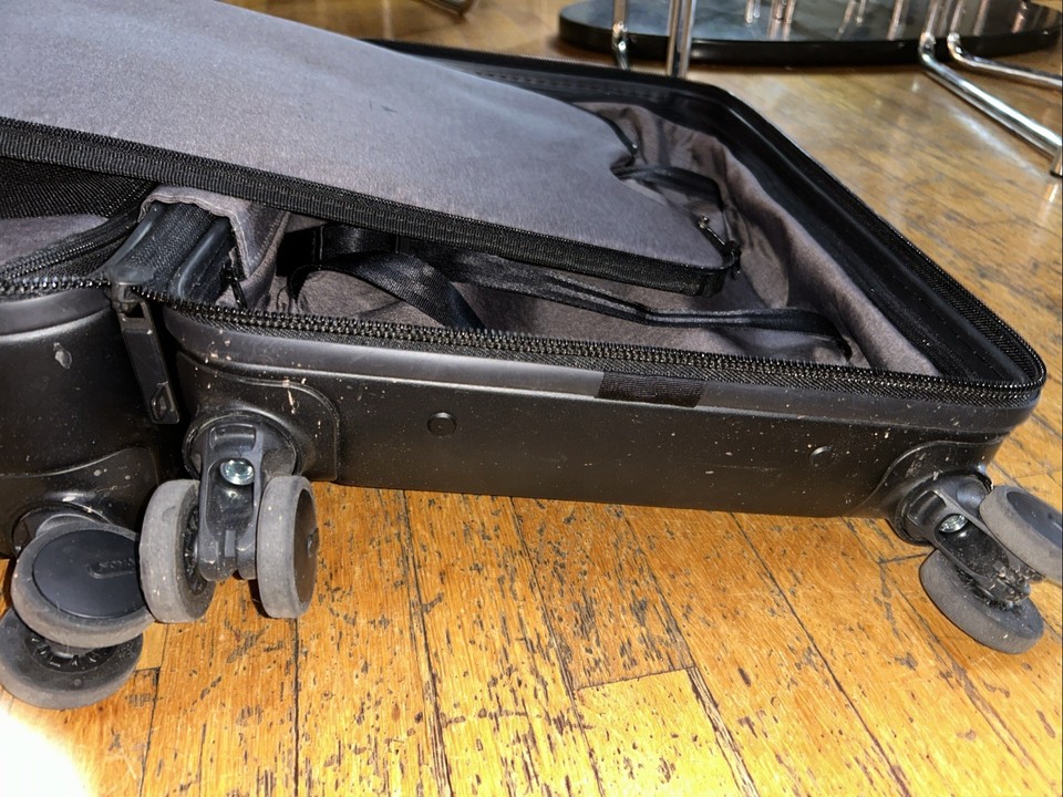 Nomatic Carry-On Executive/ Pro, Front Access Laptop Door, Carry-on ...