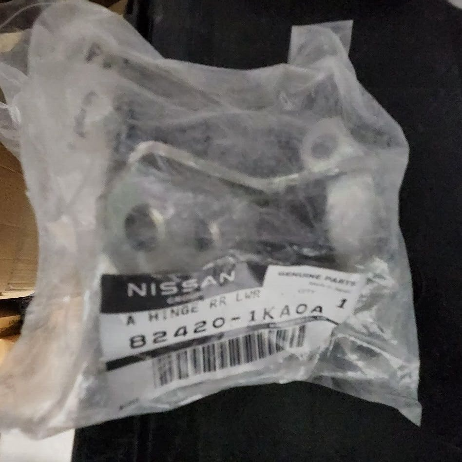 NEW OEM Nissan 2011-2019 Juke Versa VersaNote Door Hinge 82420-1KA0A | eBay