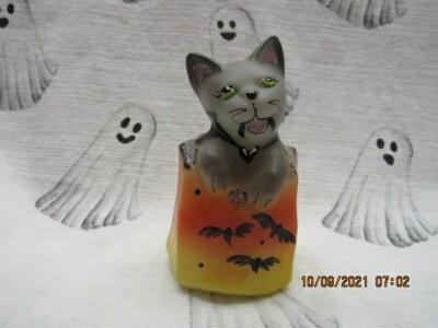 FENTON ART GLASS 2009 HALLOWEEN CAT IN A BAG W/HP BATS "COUNT BATULA ...