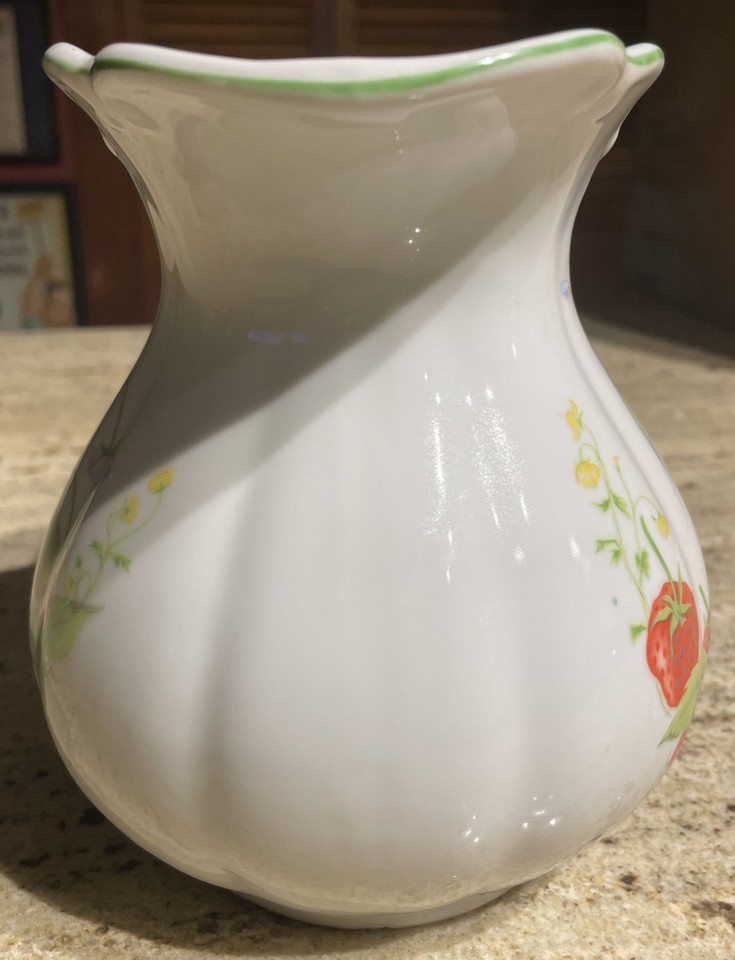 Vintage Rare 1974 Strawberry Hill Pitcher (Fine China by Mann) 6” Tall ...