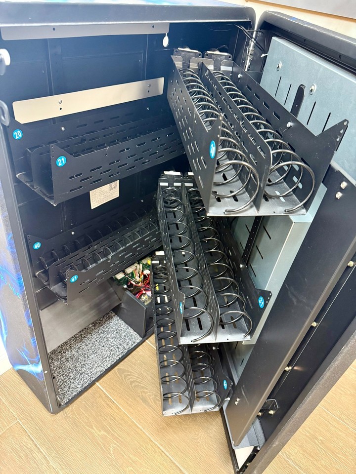 Vape Vending Machines For Sale - 32" Touchscreen Smart Vending Machine ...