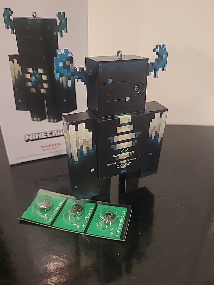 2023 Hallmark Keepsake Magic Light Minecraft Warden Christmas Tree ...