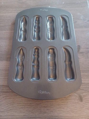 Wilton Creepy Halloween Finger Shaped 8 Cookie Pan Mold Non-Stick ...