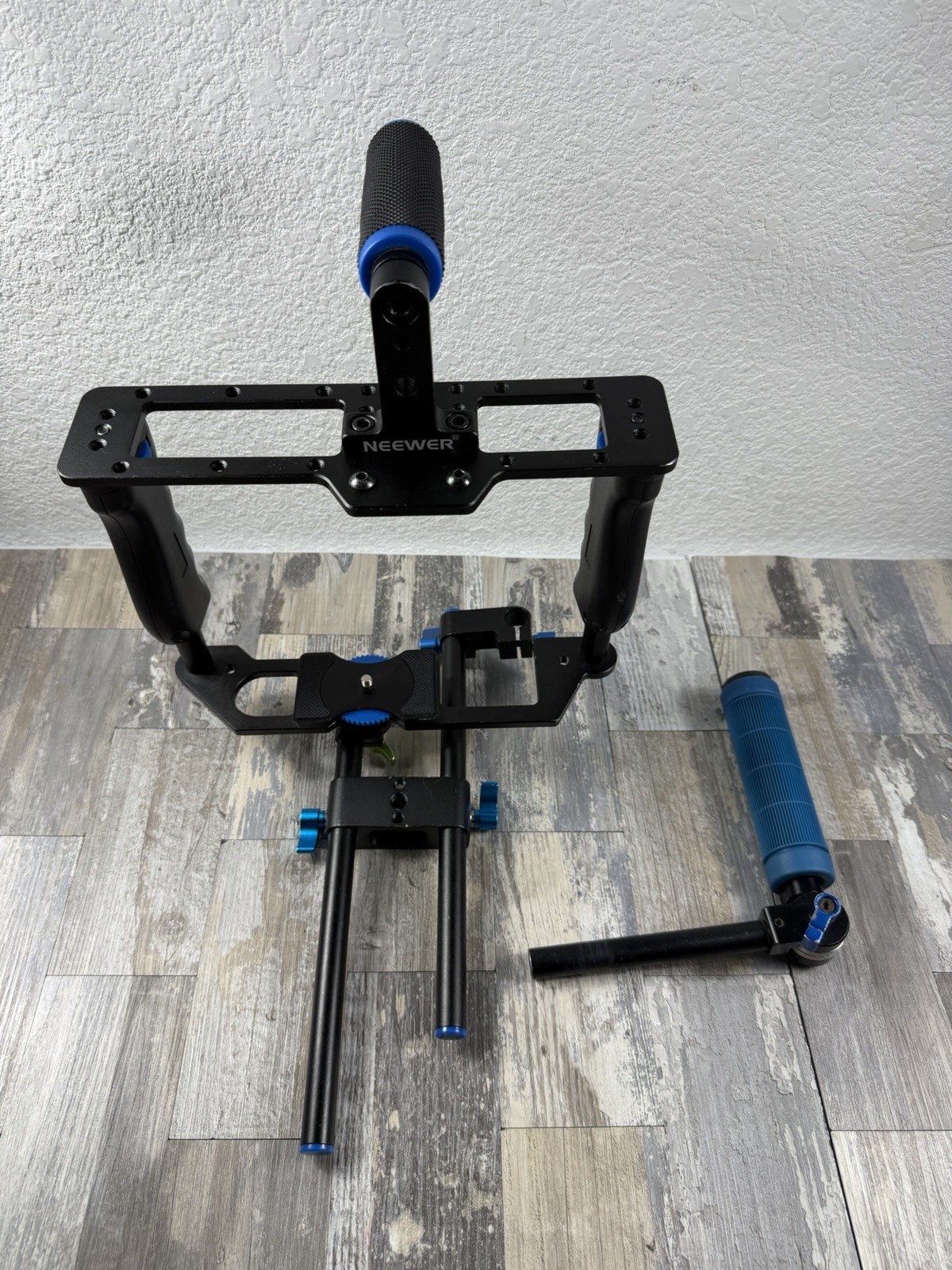 NEEWER Film Making Camera Video Cage Kit, Top Handle Grip Shoe Mount ...