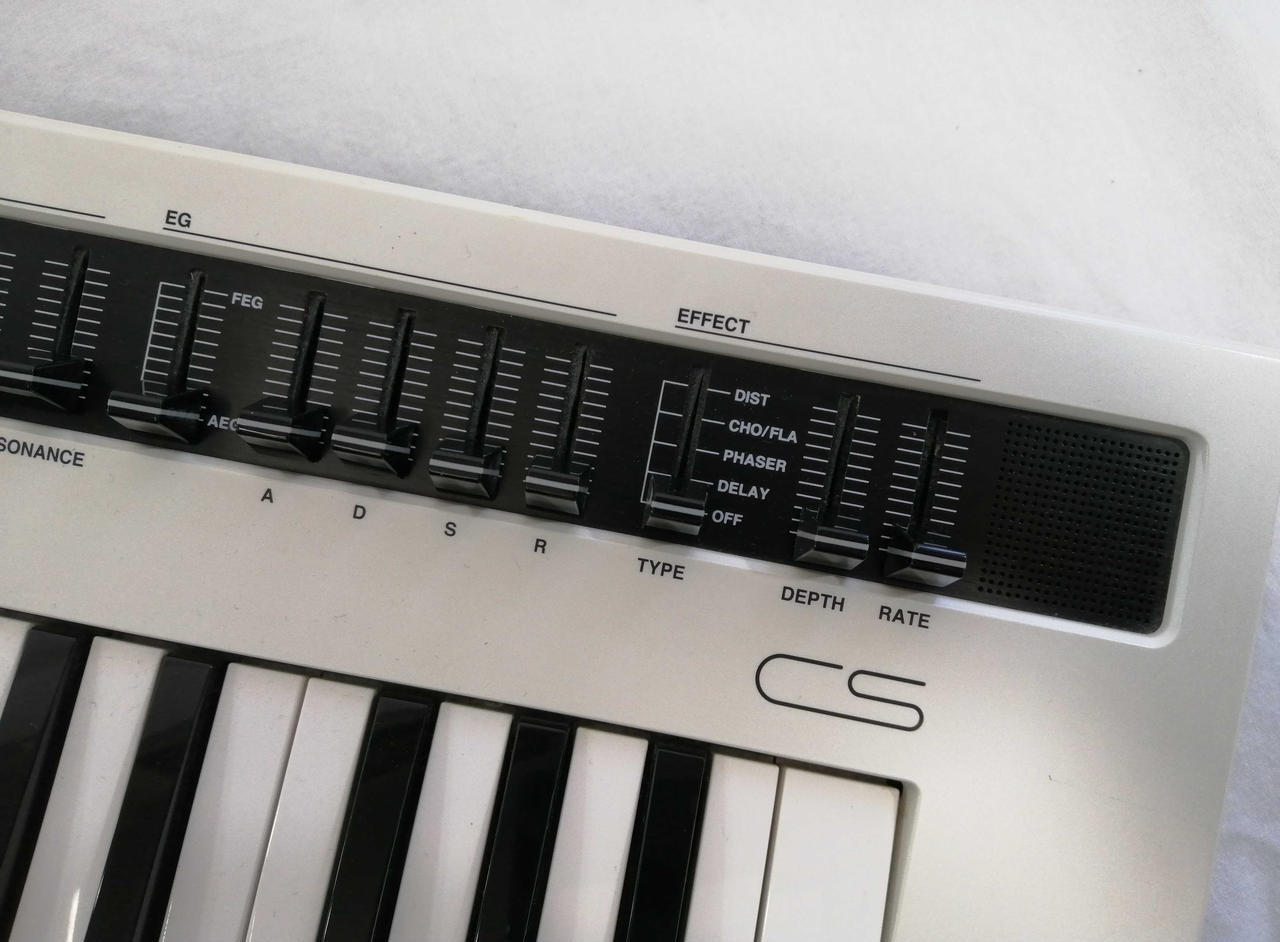 Yamaha Reface CS White Keyboard Synthesizer Mini Mobile 37 Keys Very ...