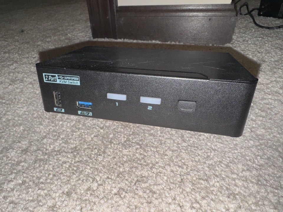 Level1Techs 1.4 DisplayPort KVM Switch, 10 Gigabit, Single Monitor, Two ...