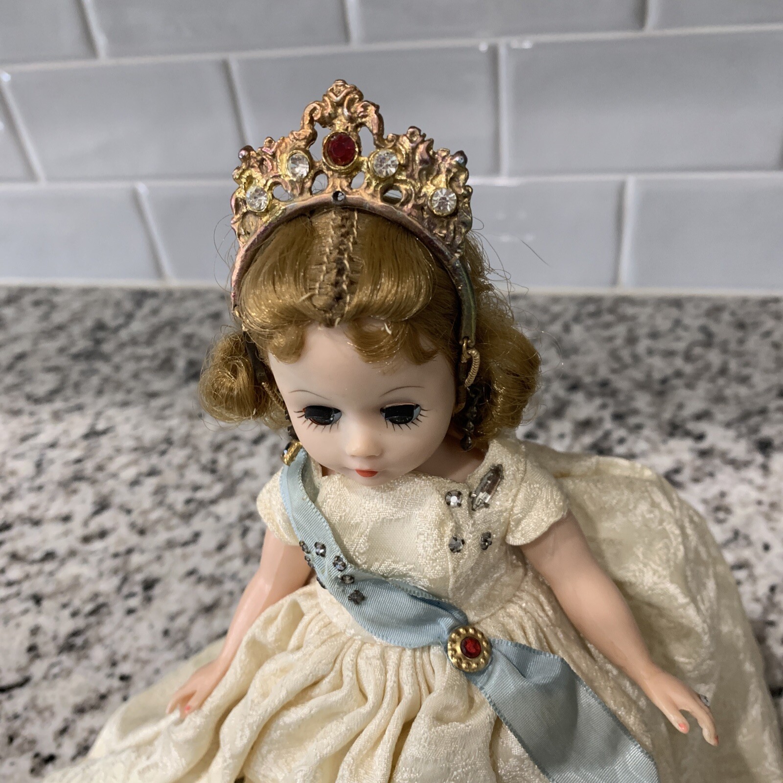 Vintage 1957 Madame Alexander Cissette Doll Queen Elizabeth 9.5" Tagged ...