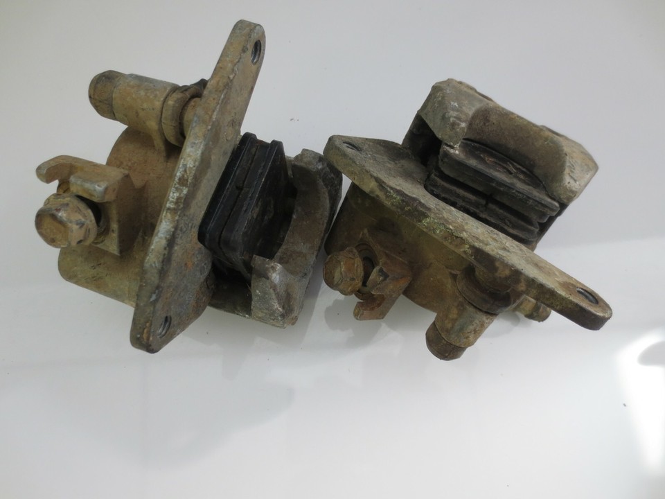 2001 Yamaha Big Bear 400 ATV Pair of Both Front Brake Calipers Left ...