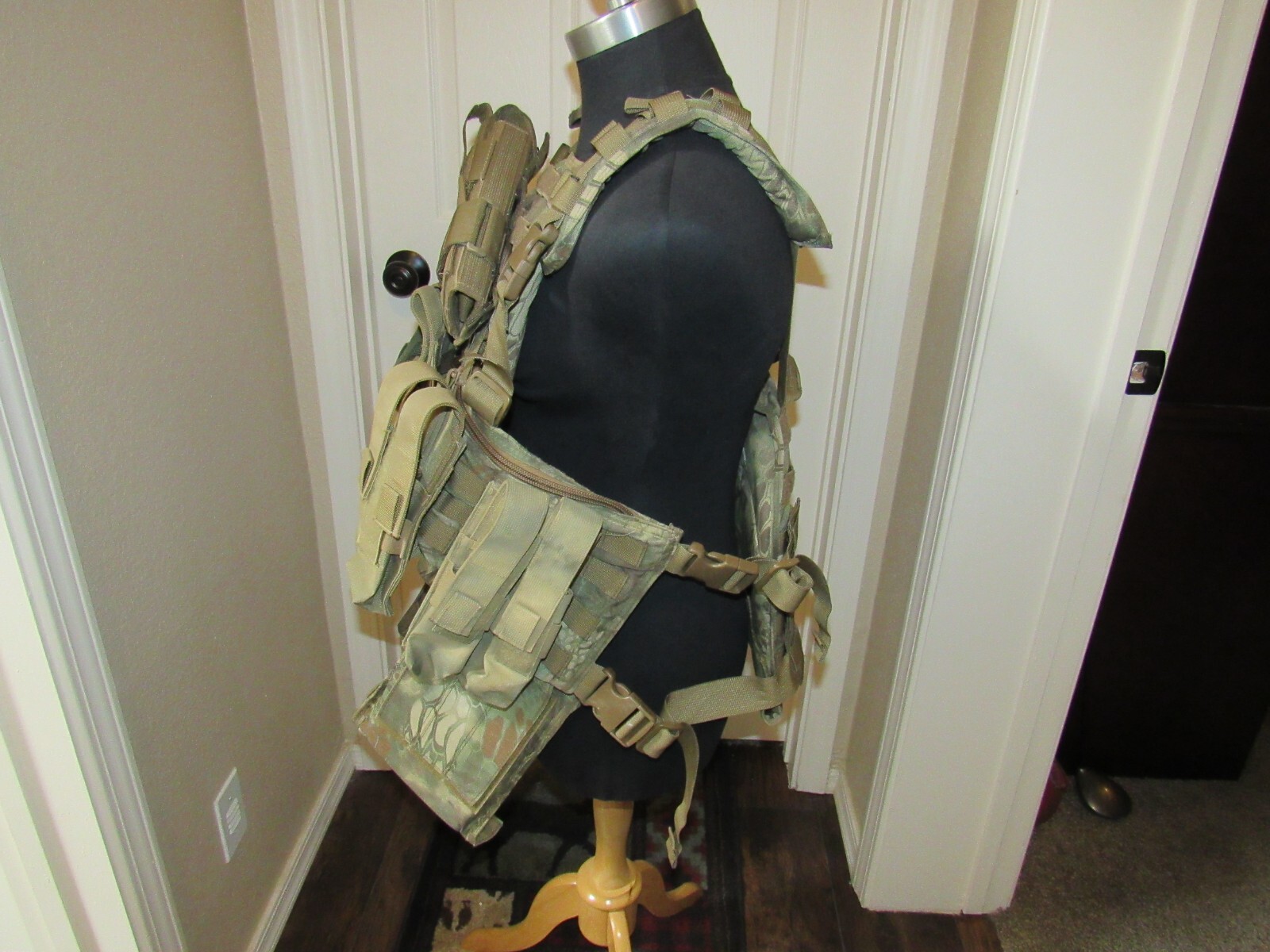 BDS Tactical Chest Rig Plate Carrier comes with 4 spartan armor plates ...