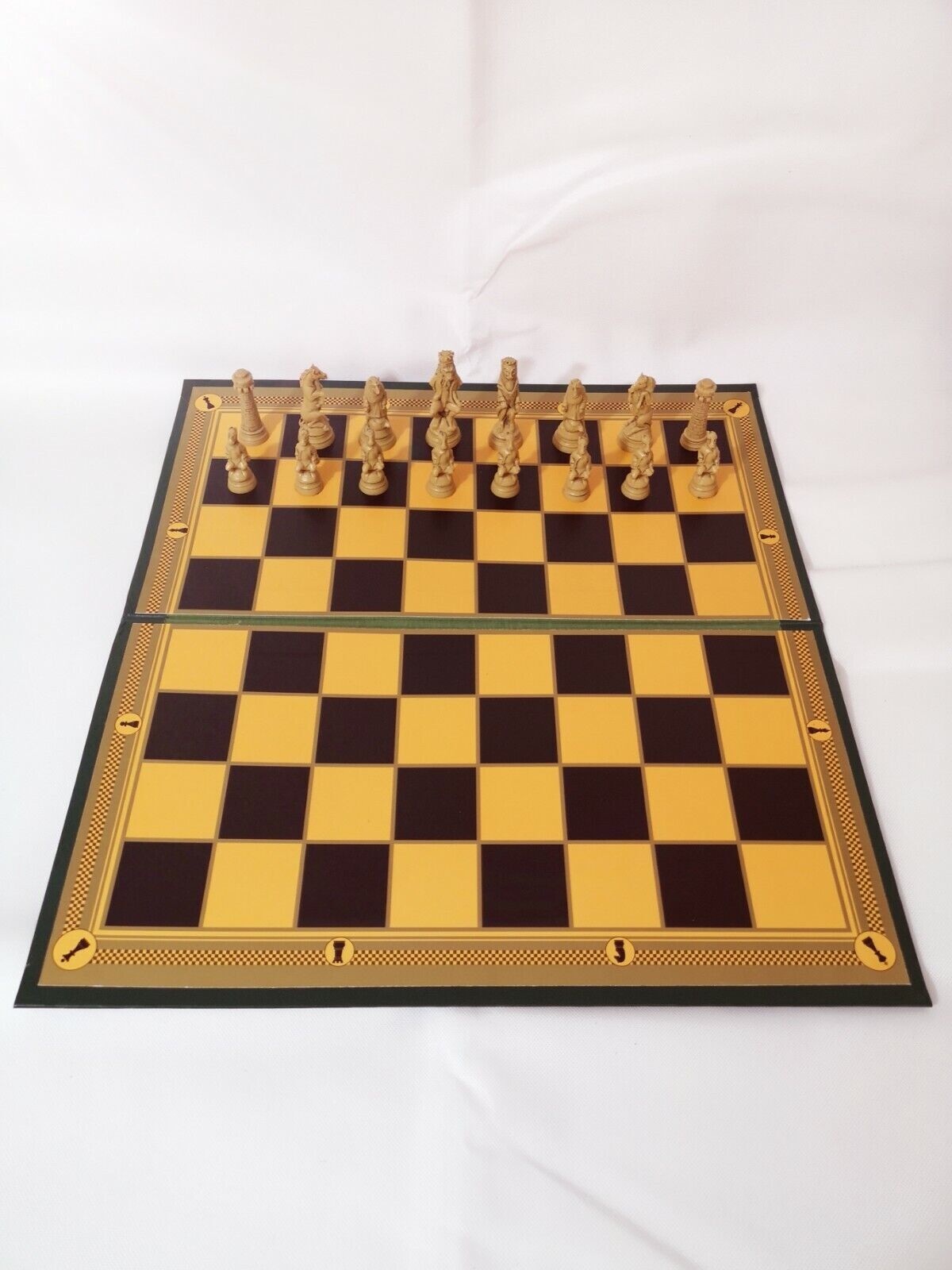 Chess set SAC Studio Anne Carlton Reynard The Fox Chess Set With Board ...