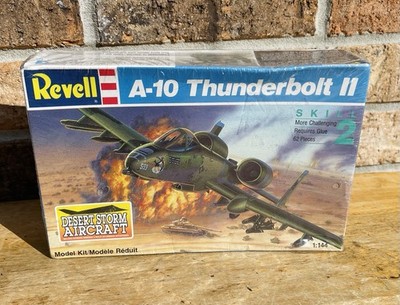 Revell Model A-10 Thunderbolt II Desert Storm 1:144 #4095 | eBay