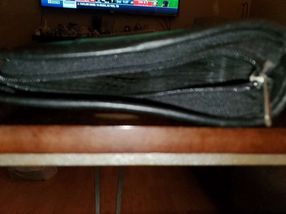 CD Projects Zippered Travel Carry Case - Holds 32 CDs DVD's Video Games ...