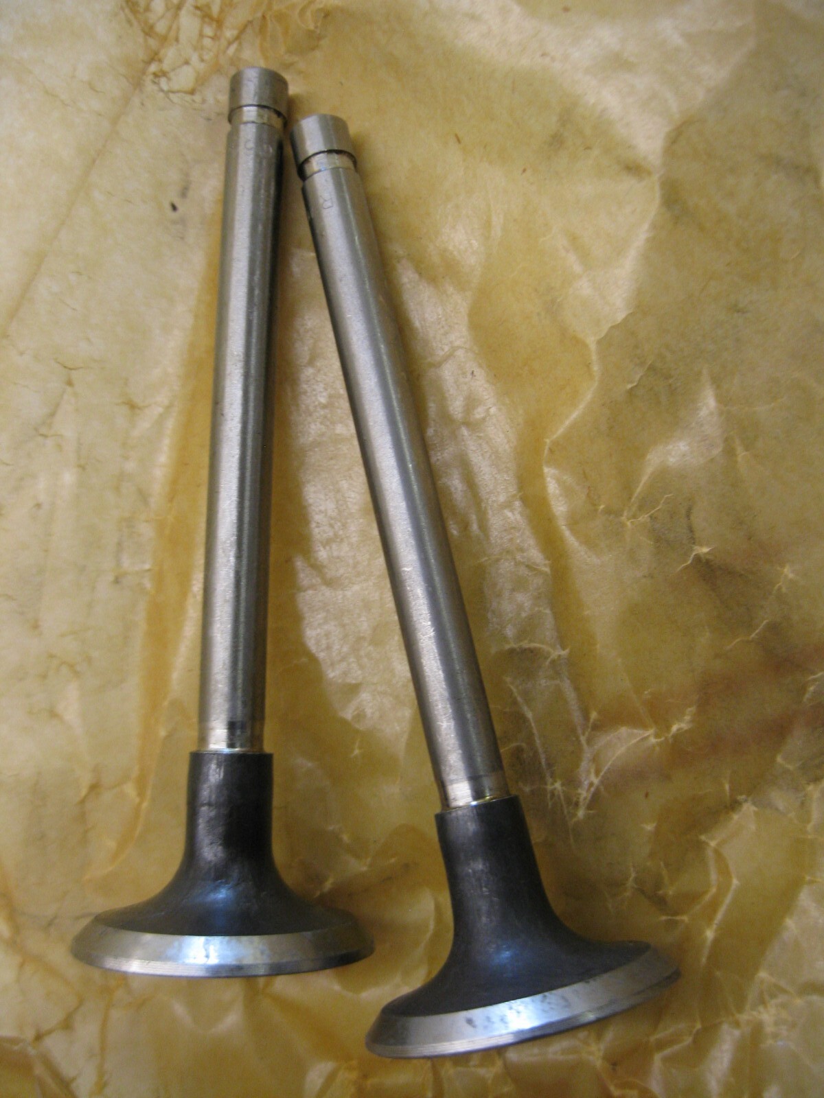 two valves for Ford 2N 8N 9N 39'-52' 239 V8 1949-51 V967 | eBay