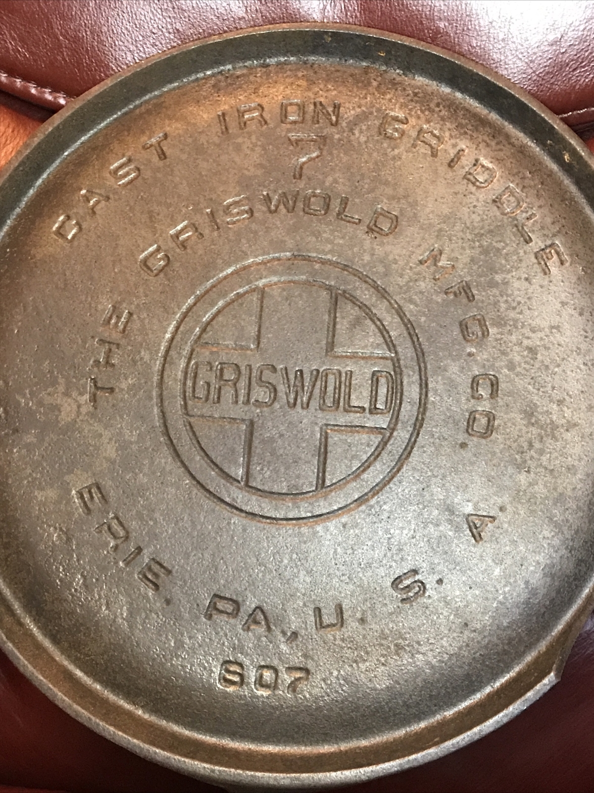 GRISWOLD CAST IRON #7 GRIDDLE 607 LARGE BLOCK LOGO - Chunk Missing On ...