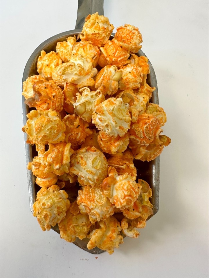 On & Poppin Popcorn Shops 22 Gourmet Flavored Cheddar Cheese Popcorns ...