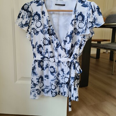 Tokito wrap top blouse white blue floral 8 | eBay