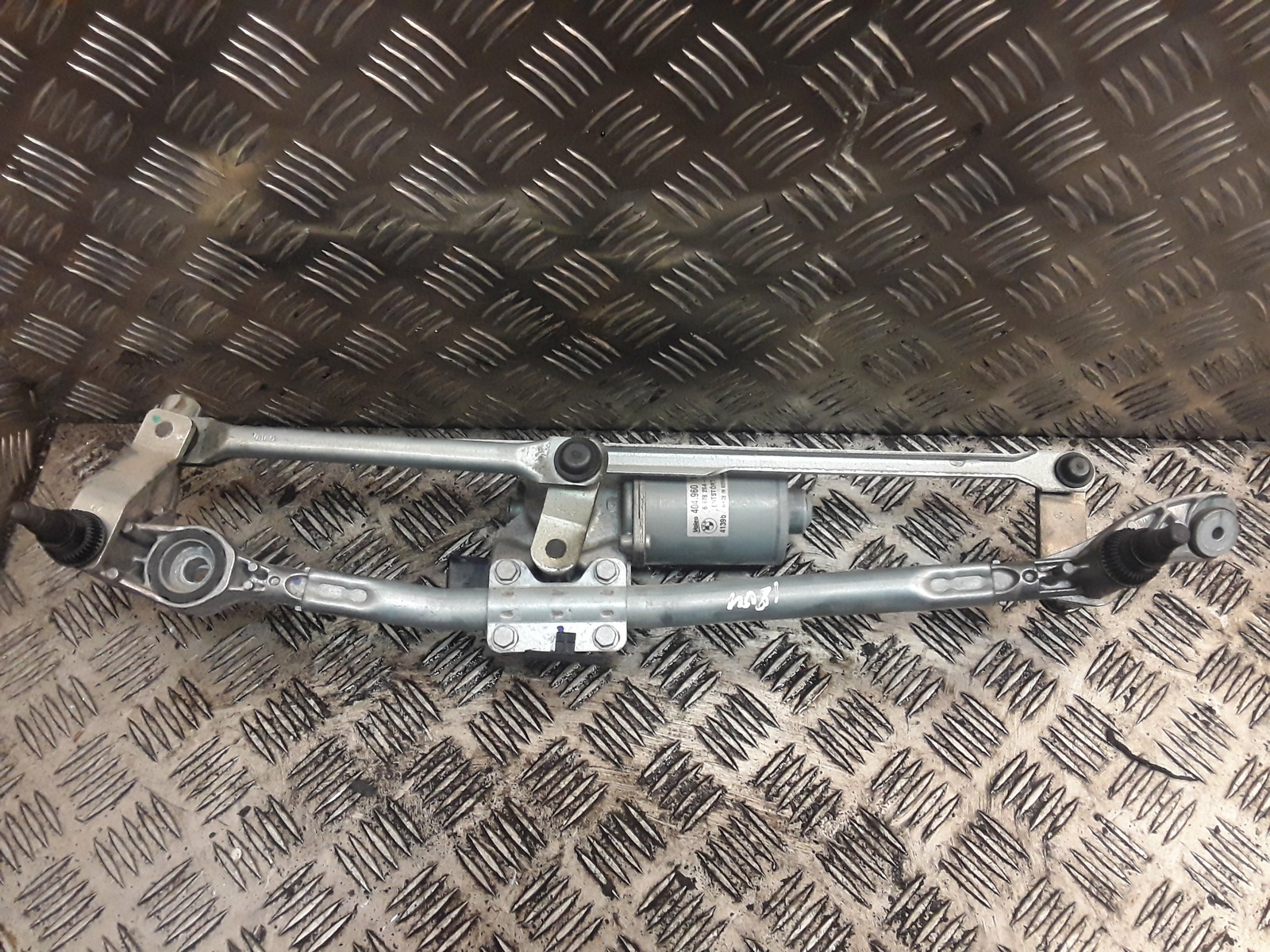 BMW E92 Wiper Motor Linkage Front Windshield 3 SERIES E90 E91 E92 RHD ...