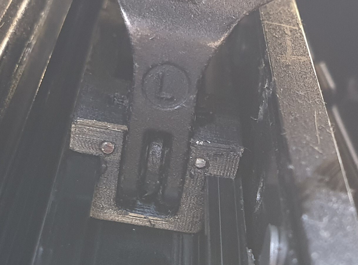 PANORAMIC SUNROOF PLASTIC GUIDE/CLEAT/BRACKET MERCEDES All CLASS SINCE ...