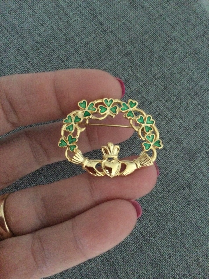 Irish Celtic, Shamrock Heart Retro Claddagh Heart Hands Pin | eBay