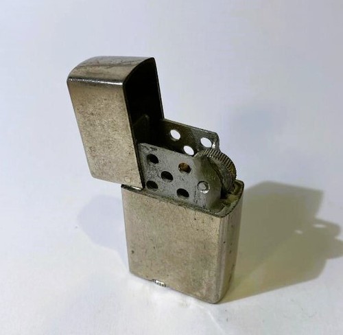 1945 Pyro-Lite alloy cased windproof petrol lighter - special flint ...
