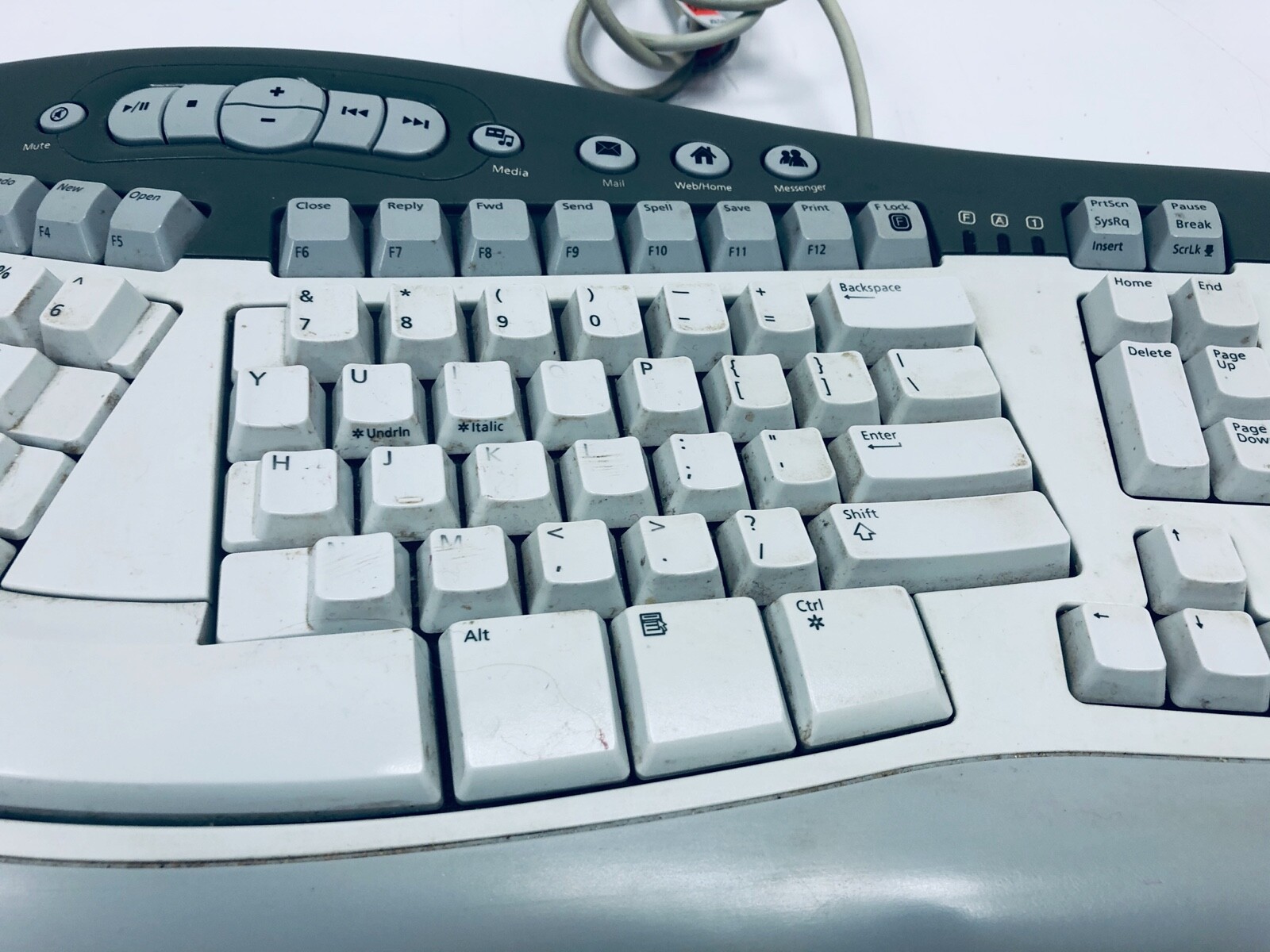 Microsoft Natural MultiMedia Keyboard 1.0A PS2 Ergonomic RT9470 PS/2 | eBay