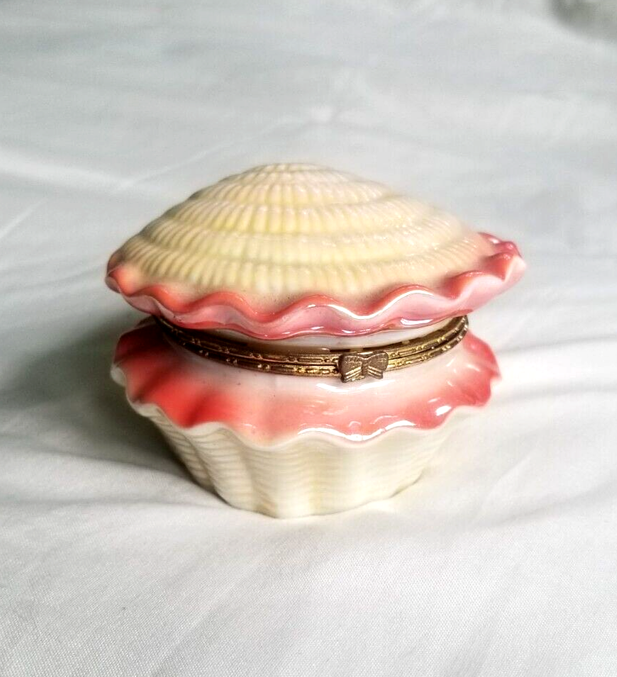 Glazed Ceramic Clam Sea Shell Trinket Jewelry Box Hinged Lid w Clasp ...