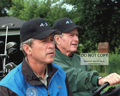 PRESIDENT GEORGE W. BUSH WITH FATHER GEORGE H.W. BUSH - 8X10 PHOTO (AA ...