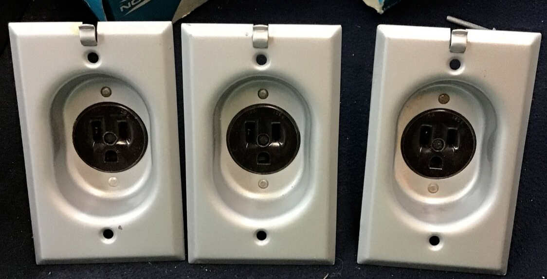 Lot Of 3 Leviton Stainless Steel CLOCK HANGER Receptacle Outlet 15A 658 ...