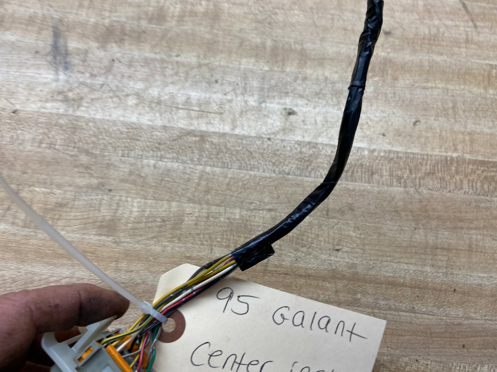 1994-1995 GALANT CENTER GRAY INSTRUMENT CLUSTER WIRING CONNECTOR ...