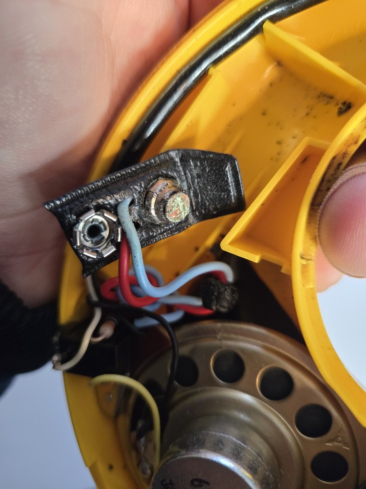 Vintage Panasonic Toot A Loop Radio R-72 AM Radio Yellow Retro Japan ...