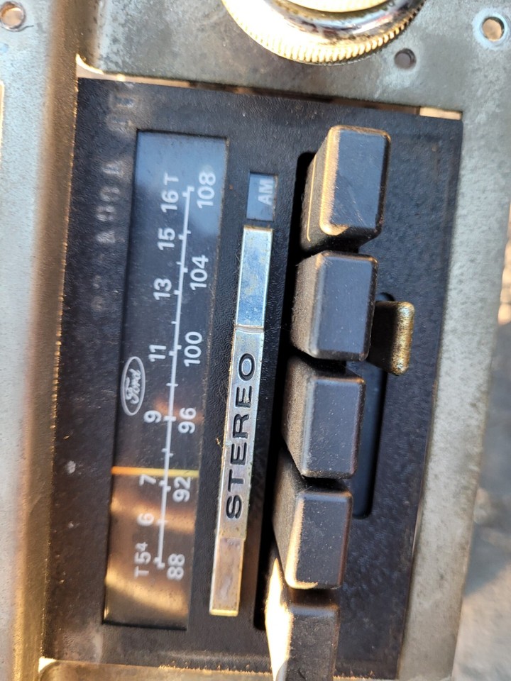 73 74 75 76 77 78 79 FORD RADIO AM FM STEREO TRUCK F100 F250 F350 ...