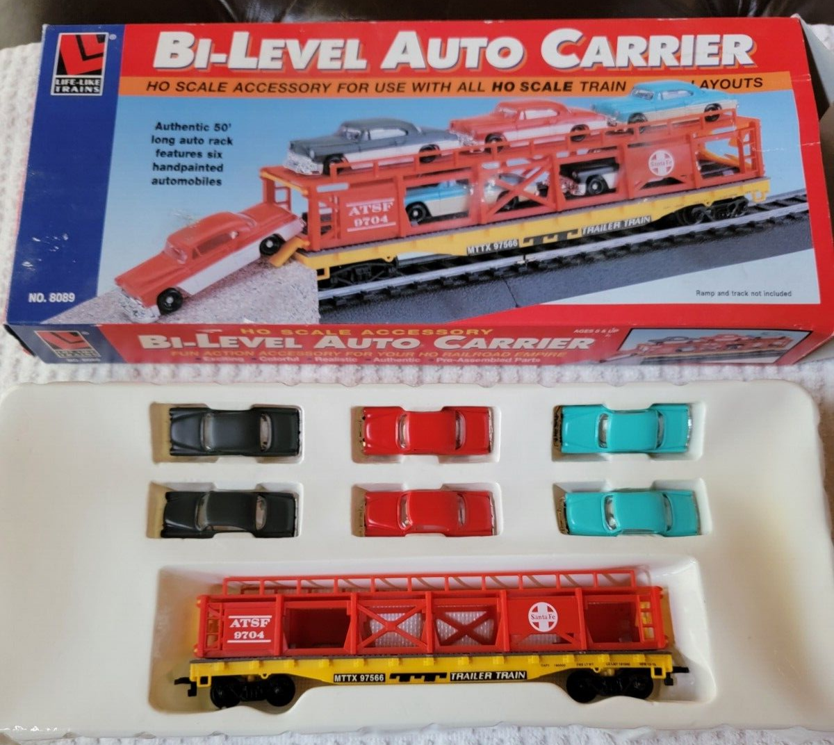 LIFE-LIKE Trains HO Scale SANTA FE BI-LEVEL AUTO CARRIER W/6 CHEVY Cars ...