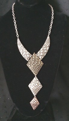 9575 DESIGNER INSPIRED UNIQUE TRI COLOR METAL NECKLACE | eBay