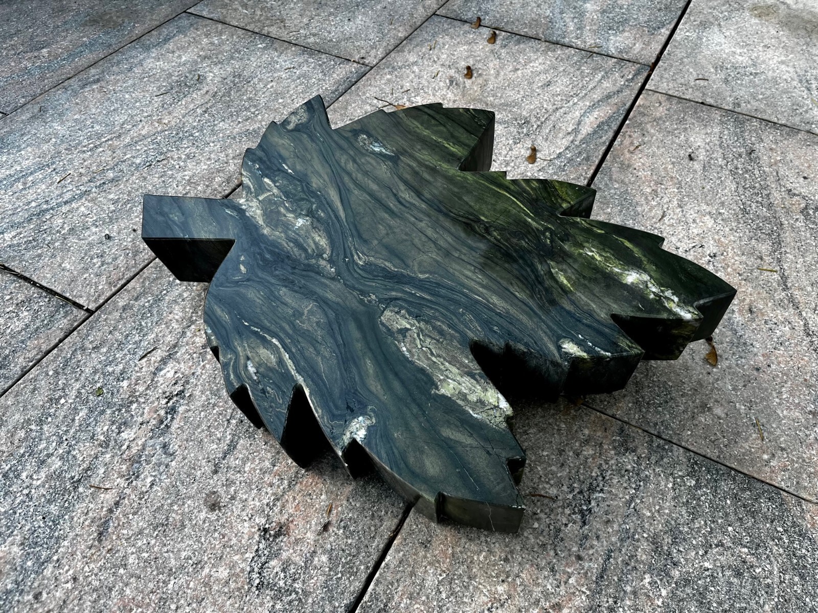 Grabkissen Blatt Grabstein Liegeplatte Kissenstein Urnengrab Blatt ...