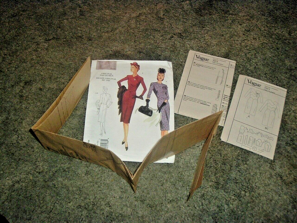 2007 Retro 40's Style Vogue Vintage Model Pattern V1011 Sizes 18 20 22 ...