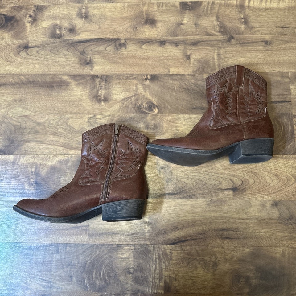 Coconuts by Matisse Women’s Ankle Cowboy Boots Size 8 Brown Zip Closing ...