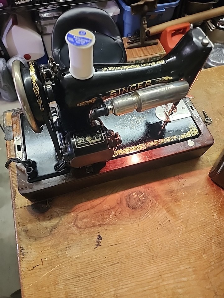1930 Singer Sewing Machine No.99 Knee Control Light Bentwood Case w/Key ...