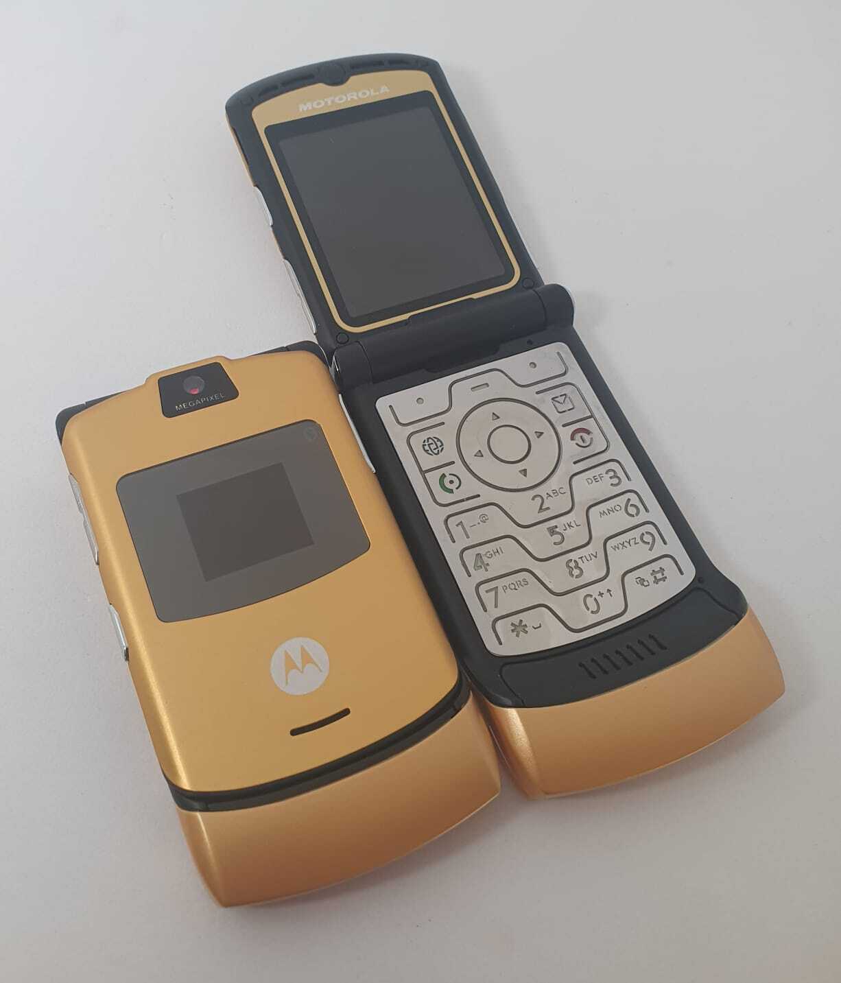 Motorola RAZR V3 Retro Flip Phone - All Colours Unlocked - Pristine ...