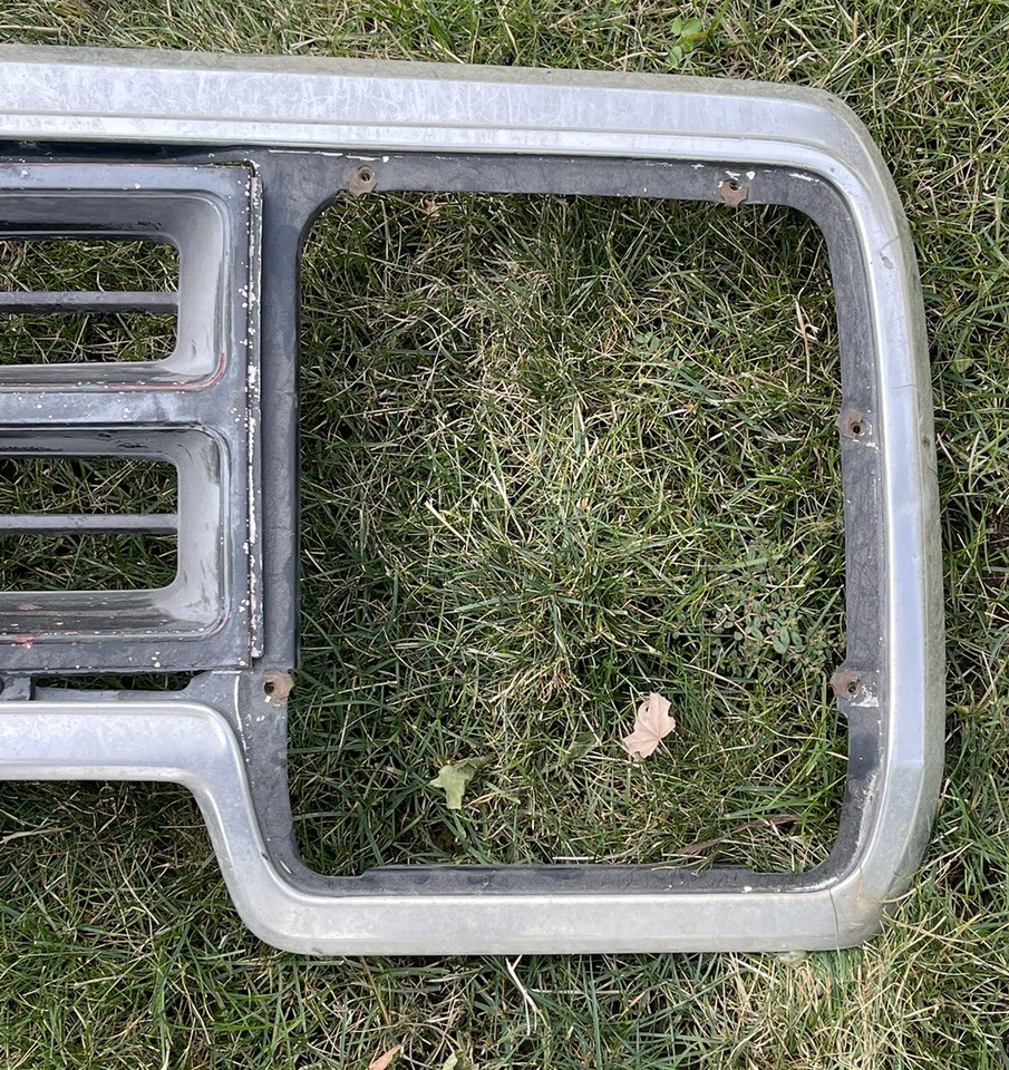 1985/93 Dodge Ram Pickup Truck Ramcharger Front Grille / complete D/W ...