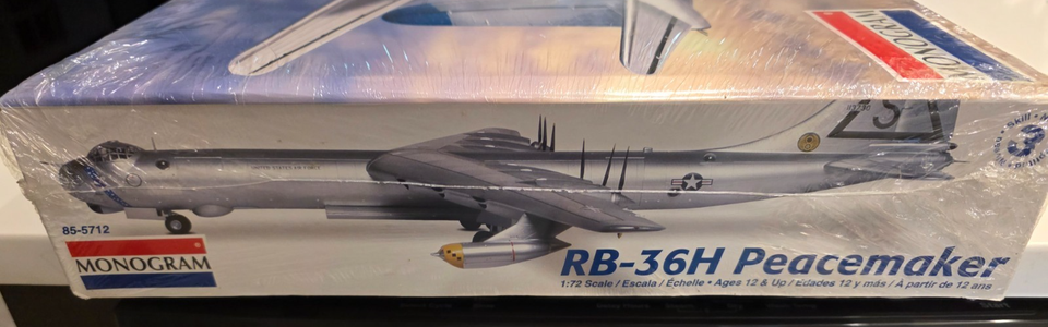 Monogram RB-36H Peacemaker Model Plane Kit No 85-5712 1/72 NIB | eBay