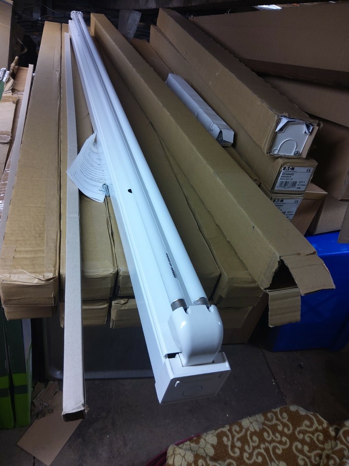 Fluorescent light fitting - 5ft Twin T5 Tube Brand New Only a few at ...