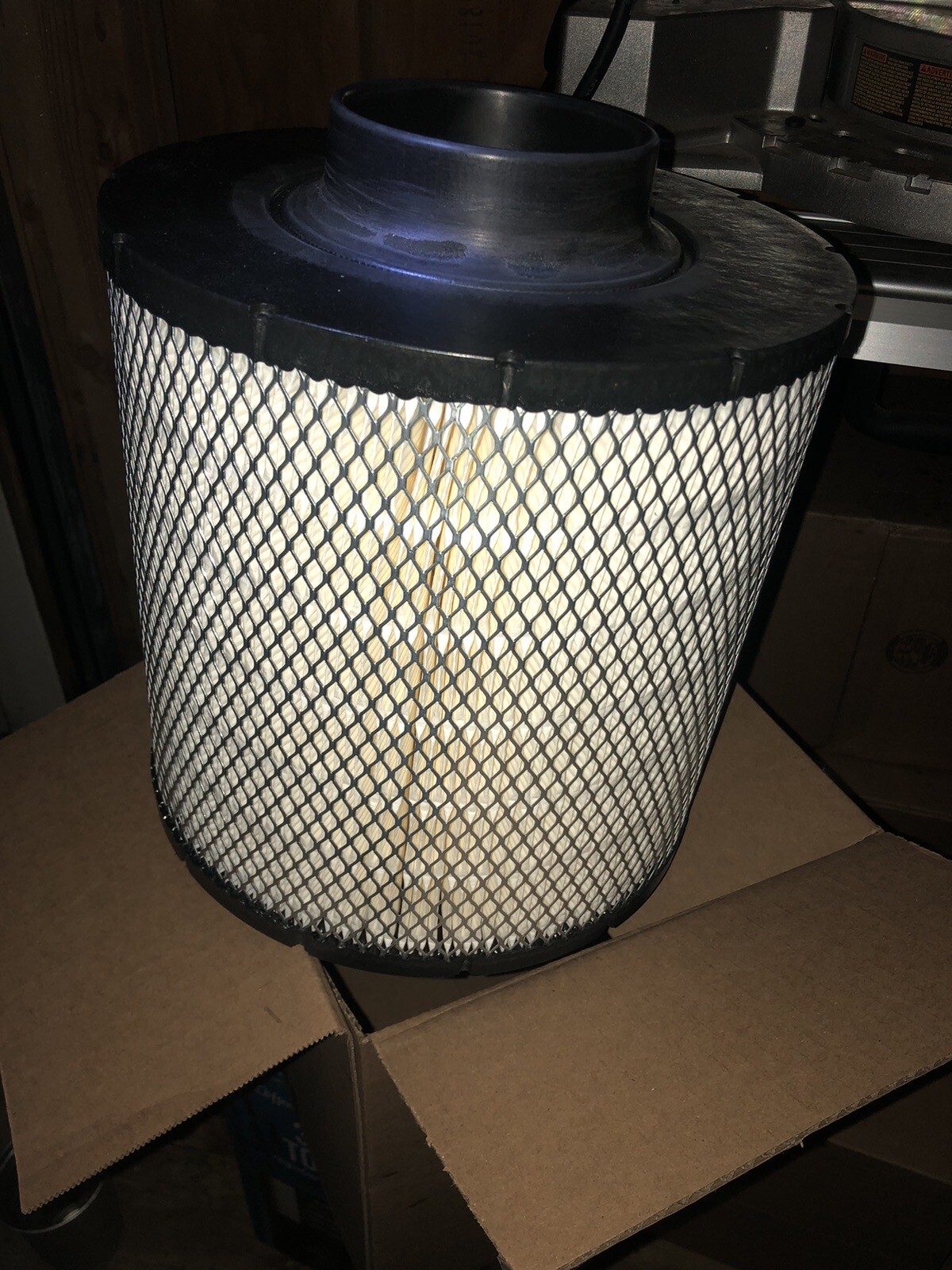 FLEETGUARD AH19037 - Air filter cross reference