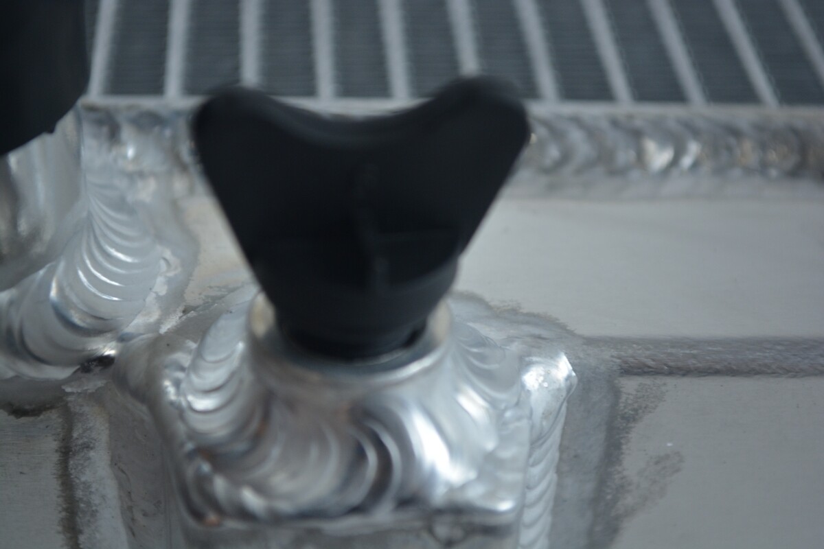 3Row For 1997-2005 Toyota Hilux RZN149R/RZN169R RZN174 2.7L Petrol Alu ...