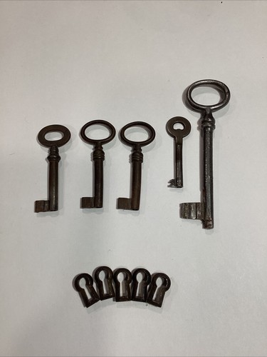 Five (5) Antique Vintage Skeleton Keys & 5 Key Holes | eBay