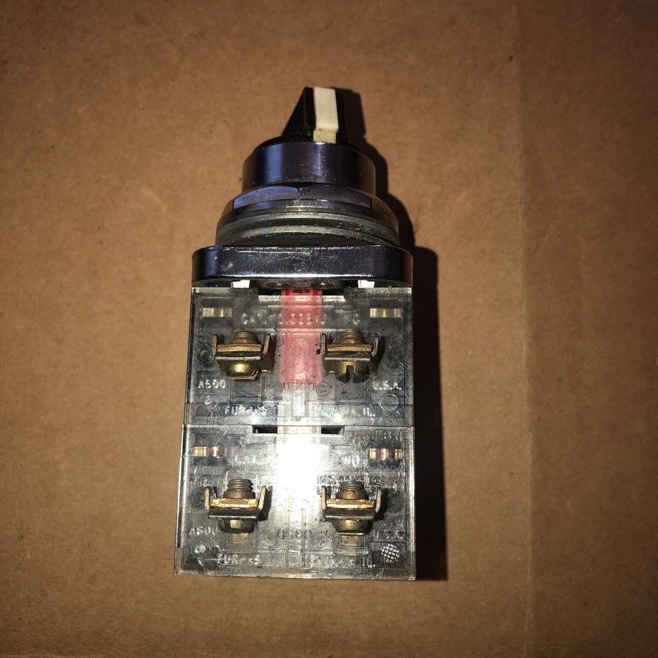 FURNAS OIL TIGHT SELECTOR OPERATOR 52SB2BAB SER. D NOS ! | eBay