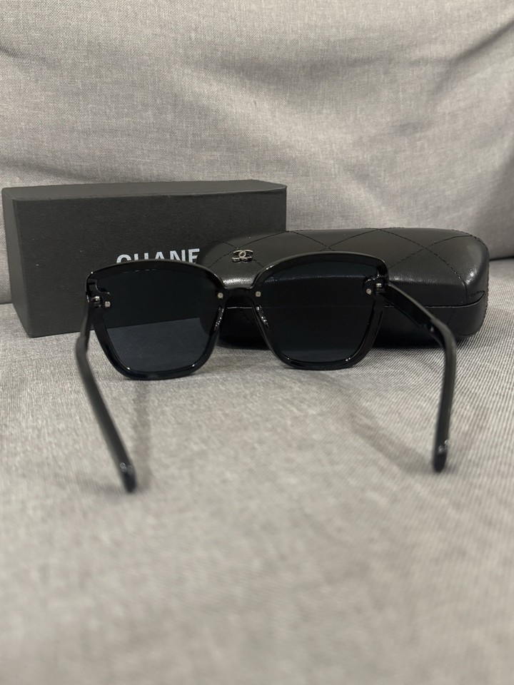 Chanel Front CC Logo Black Sunglasses With Black Frame - With Box and ...